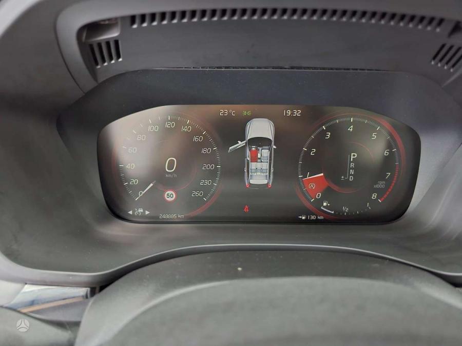 Melns Volvo XC60 2019 Mažeikiai, ar dzinēja tilpumu 2.00 L un nobraukumu 249 tūkst. km par 20500 €, foto 22 vietnē AUTOMOTO.COM.LV