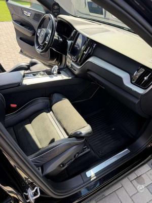 Melns Volvo XC60 2019 Viļņa, ar dzinēja tilpumu 1.97 L un nobraukumu 200 tūkst. km par 21800 €, foto 7 vietnē AUTOMOTO.COM.LV