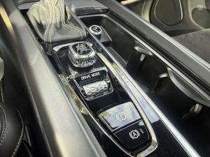 Black Volvo XC60 2019 in Taurage, with an engine capacity of 1.97 L and mileage of 120 thousand km for 21999 €, photo 25 on AUTOMOTO.COM.LV