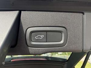 Black Volvo XC60 2019 in Taurage, with an engine capacity of 1.97 L and mileage of 120 thousand km for 21999 €, photo 29 on AUTOMOTO.COM.LV