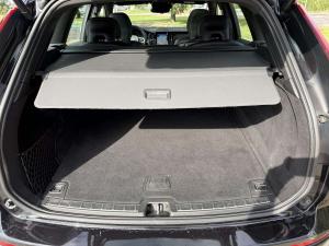 Black Volvo XC60 2019 in Taurage, with an engine capacity of 1.97 L and mileage of 120 thousand km for 21999 €, photo 30 on AUTOMOTO.COM.LV