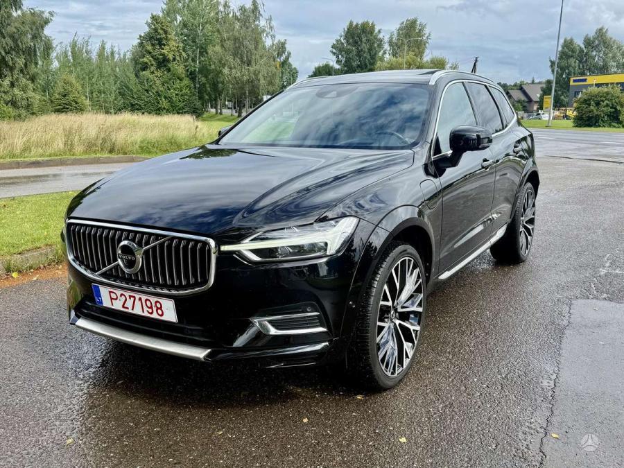 Black Volvo XC60 2019 in Taurage, with an engine capacity of 1.97 L and mileage of 220 thousand km for 19999 €, photo 3 on AUTOMOTO.COM.LV