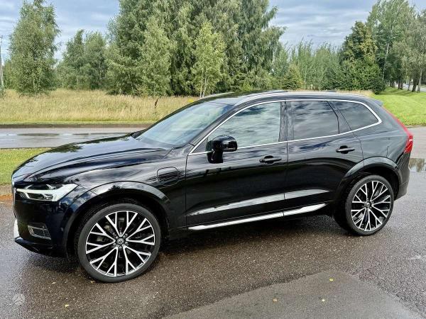 Black Volvo XC60 2019 in Taurage, with an engine capacity of 1.97 L and mileage of 220 thousand km for 19999 €, photo 4 on AUTOMOTO.COM.LV
