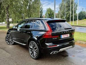 Black Volvo XC60 2019 in Taurage, with an engine capacity of 1.97 L and mileage of 220 thousand km for 19999 €, photo 10 on AUTOMOTO.COM.LV
