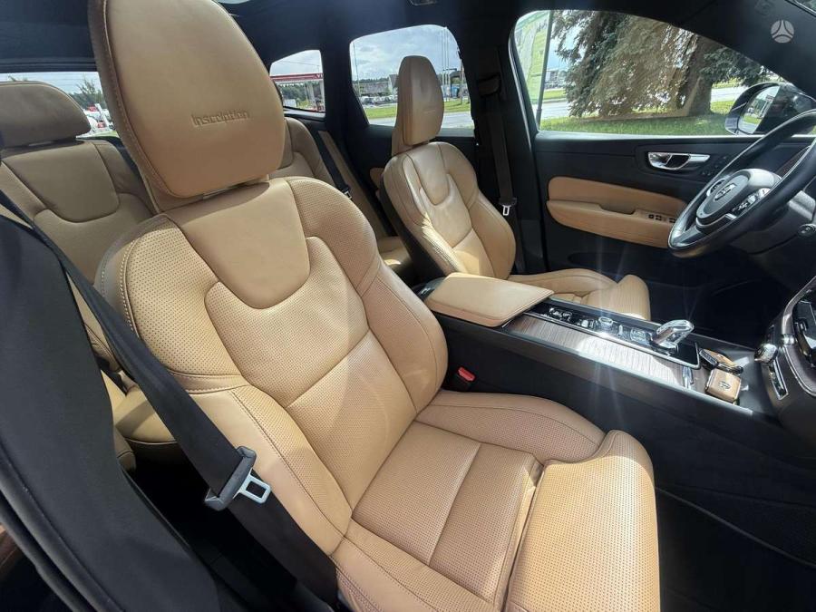 Black Volvo XC60 2019 in Taurage, with an engine capacity of 1.97 L and mileage of 220 thousand km for 19999 €, photo 13 on AUTOMOTO.COM.LV