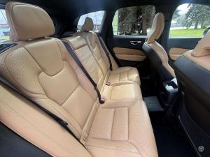 Black Volvo XC60 2019 in Taurage, with an engine capacity of 1.97 L and mileage of 220 thousand km for 19999 €, photo 15 on AUTOMOTO.COM.LV