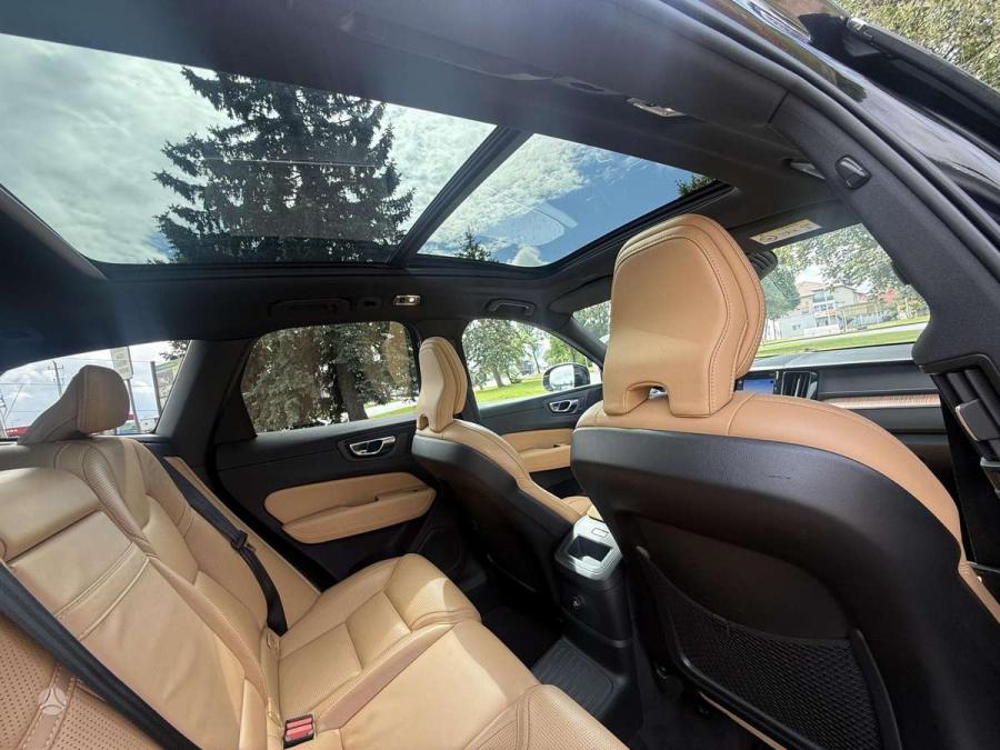Black Volvo XC60 2019 in Taurage, with an engine capacity of 1.97 L and mileage of 220 thousand km for 19999 €, photo 16 on AUTOMOTO.COM.LV