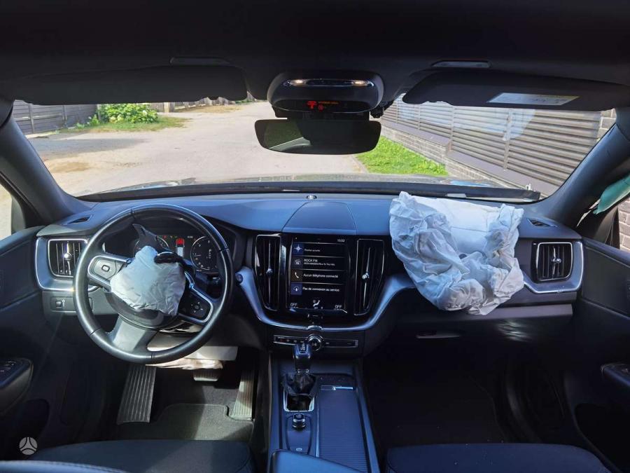 Melns Volvo XC60 2019 Kauņa, ar dzinēja tilpumu 1.97 L un nobraukumu 160 tūkst. km par 10200 €, foto 14 vietnē AUTOMOTO.COM.LV