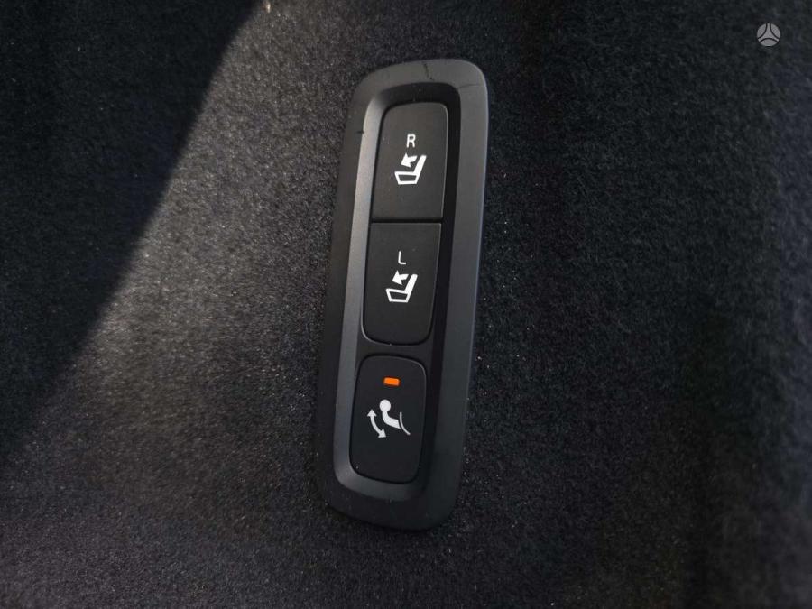 Melns Volvo XC60 2019 Kauņa, ar dzinēja tilpumu 2.00 L un nobraukumu 214 tūkst. km par 19999 €, foto 17 vietnē AUTOMOTO.COM.LV