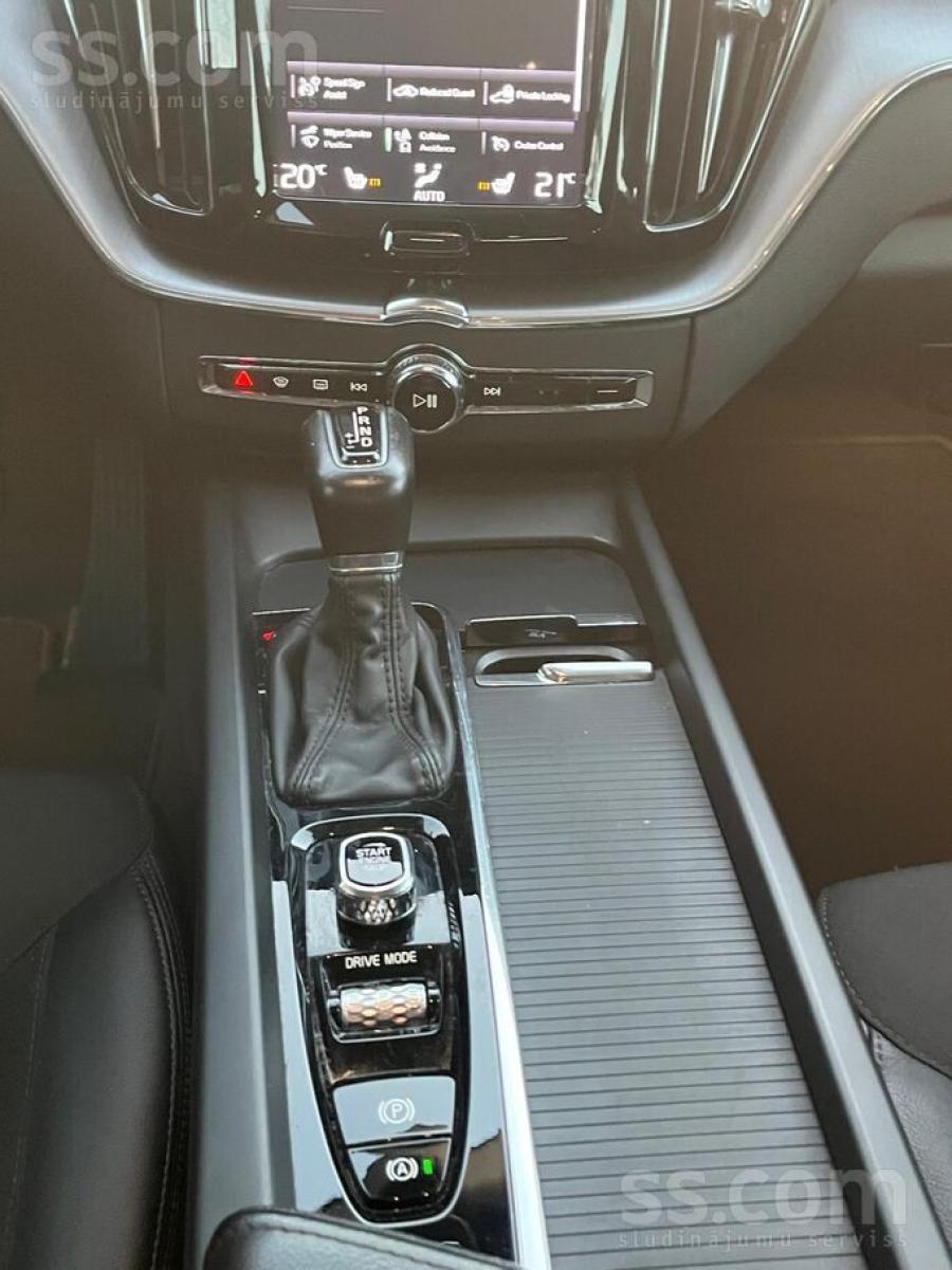 Melns Volvo XC60 2020 Rīga, ar dzinēja tilpumu 2.00 L un nobraukumu 0 tūkst. km par 19850 €, foto 5 vietnē AUTOMOTO.COM.LV