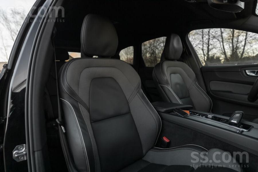 Melns Volvo XC60 2020 Rīga, ar dzinēja tilpumu 2.00 L un nobraukumu 174 tūkst. km par 24800 €, foto 14 vietnē AUTOMOTO.COM.LV