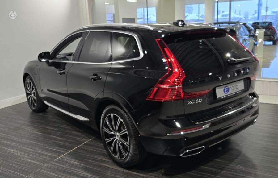 Melns Volvo XC60 2020 Šauļi, ar dzinēja tilpumu 1.97 L un nobraukumu 67 tūkst. km par 31500 €, foto 4 vietnē AUTOMOTO.COM.LV