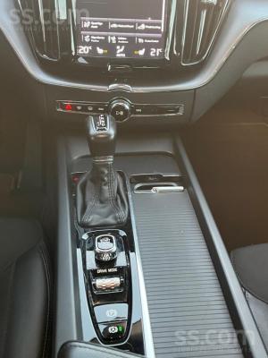Melns Volvo XC60 2020 Rīga, ar dzinēja tilpumu 2.00 L un nobraukumu 0 tūkst. km par 19990 €, foto 7 vietnē AUTOMOTO.COM.LV