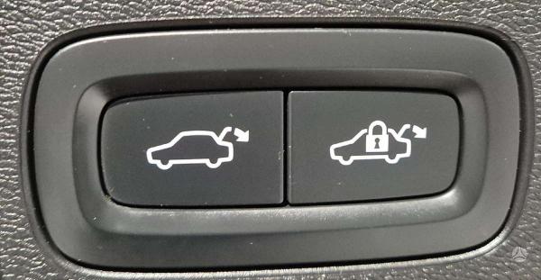 Melns Volvo XC60 2020 Šauļi, ar dzinēja tilpumu 1.97 L un nobraukumu 131 tūkst. km par 25900 €, foto 11 vietnē AUTOMOTO.COM.LV