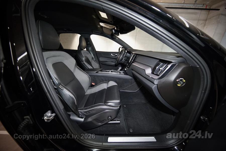 Melns Volvo XC60 2020 Tallina, ar dzinēja tilpumu 2.00 L un nobraukumu 146 tūkst. km par 24990 €, foto 12 vietnē AUTOMOTO.COM.LV