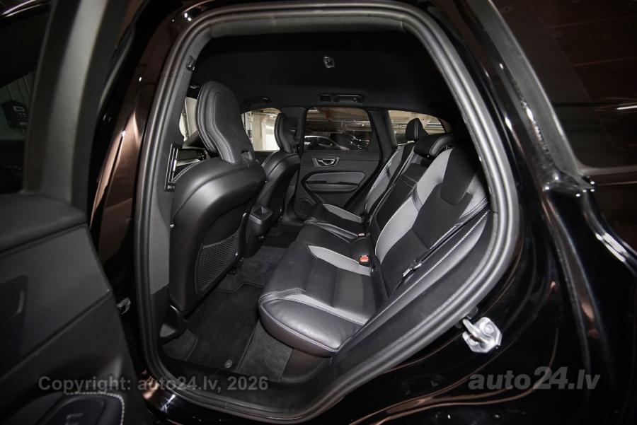 Melns Volvo XC60 2020 Tallina, ar dzinēja tilpumu 2.00 L un nobraukumu 146 tūkst. km par 24990 €, foto 14 vietnē AUTOMOTO.COM.LV