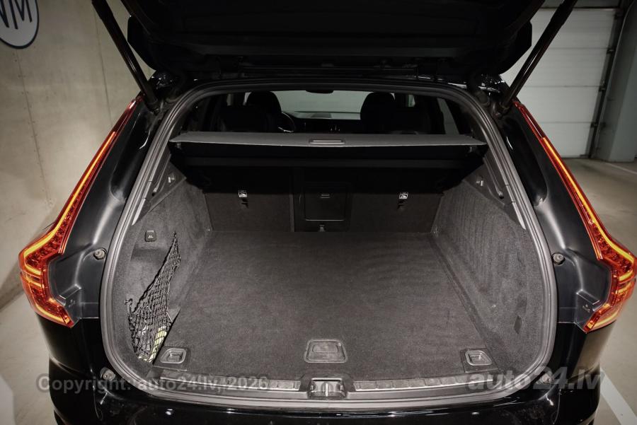 Melns Volvo XC60 2020 Tallina, ar dzinēja tilpumu 2.00 L un nobraukumu 146 tūkst. km par 24990 €, foto 21 vietnē AUTOMOTO.COM.LV
