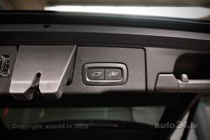 Melns Volvo XC60 2020 Tallina, ar dzinēja tilpumu 2.00 L un nobraukumu 146 tūkst. km par 24990 €, foto 22 vietnē AUTOMOTO.COM.LV