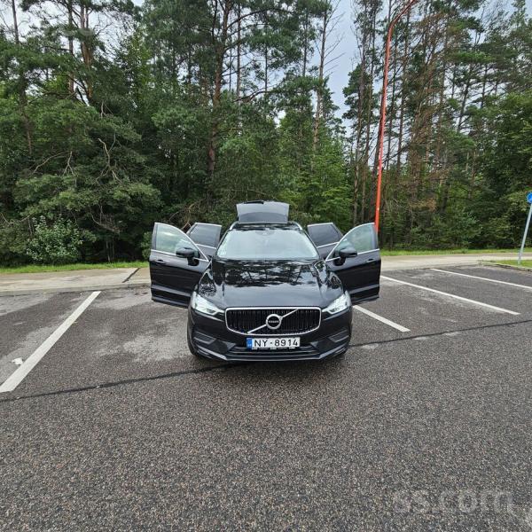 Black Volvo XC60 2020 in Jekabpils, with an engine capacity of 2.00 L and mileage of 199 thousand km for 19000 €, photo 2 on AUTOMOTO.COM.LV
