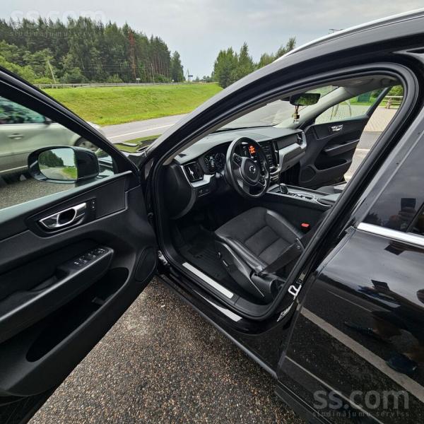 Black Volvo XC60 2020 in Jekabpils, with an engine capacity of 2.00 L and mileage of 199 thousand km for 19000 €, photo 6 on AUTOMOTO.COM.LV