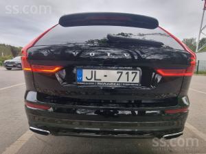 Black Volvo XC60 2020 in Riga, with an engine capacity of 2.00 L and mileage of 170 thousand km for 24450 €, photo 8 on AUTOMOTO.COM.LV