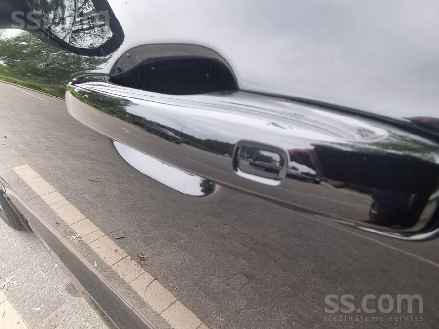 Black Volvo XC60 2020 in Riga, with an engine capacity of 2.00 L and mileage of 170 thousand km for 24450 €, photo 10 on AUTOMOTO.COM.LV