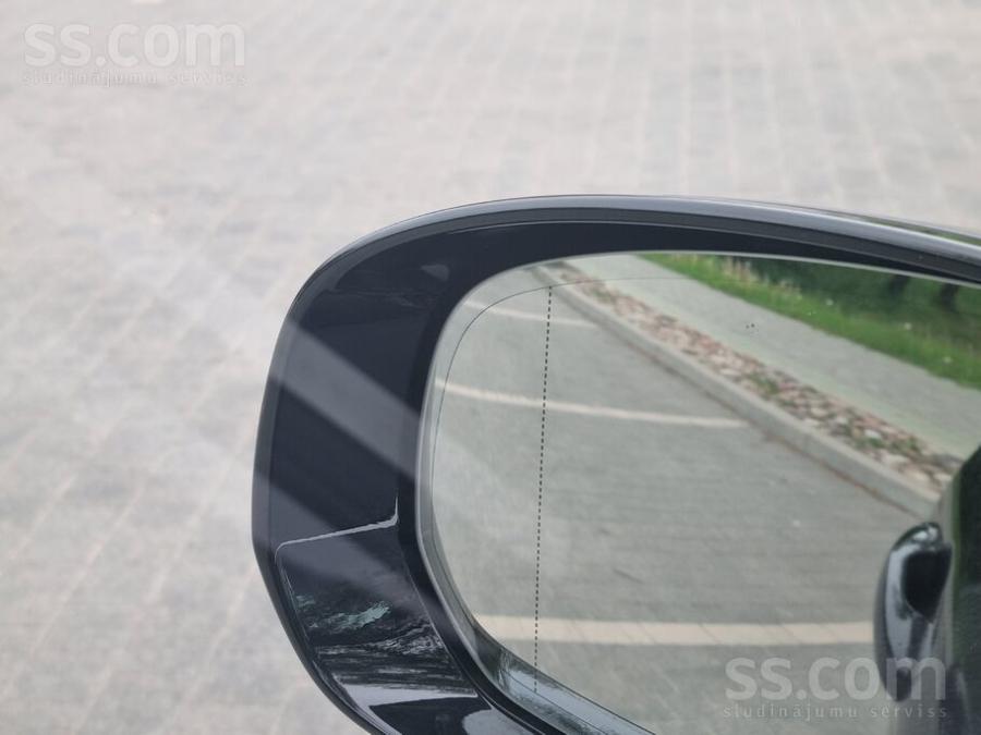 Black Volvo XC60 2020 in Riga, with an engine capacity of 2.00 L and mileage of 170 thousand km for 24450 €, photo 12 on AUTOMOTO.COM.LV
