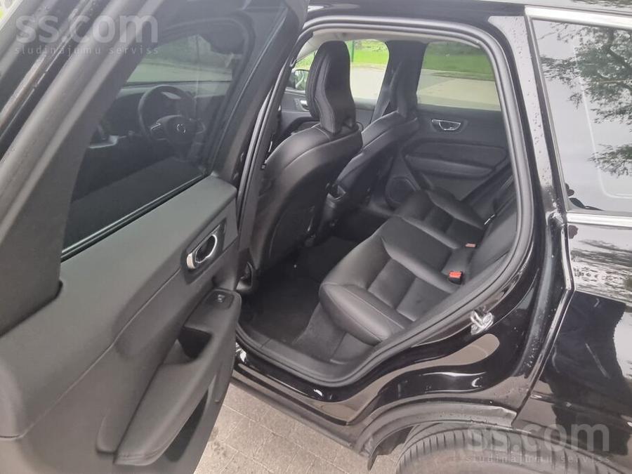 Black Volvo XC60 2020 in Riga, with an engine capacity of 2.00 L and mileage of 170 thousand km for 24450 €, photo 18 on AUTOMOTO.COM.LV