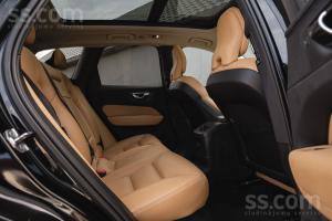 Melns Volvo XC60 2020 Jelgava, ar dzinēja tilpumu 2.00 L un nobraukumu 176 tūkst. km par 24500 €, foto 15 vietnē AUTOMOTO.COM.LV