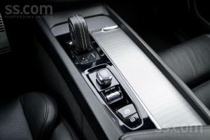 Melns Volvo XC60 2020 Tukums, ar dzinēja tilpumu 2.00 L un nobraukumu 210 tūkst. km par 23490 €, foto 23 vietnē AUTOMOTO.COM.LV
