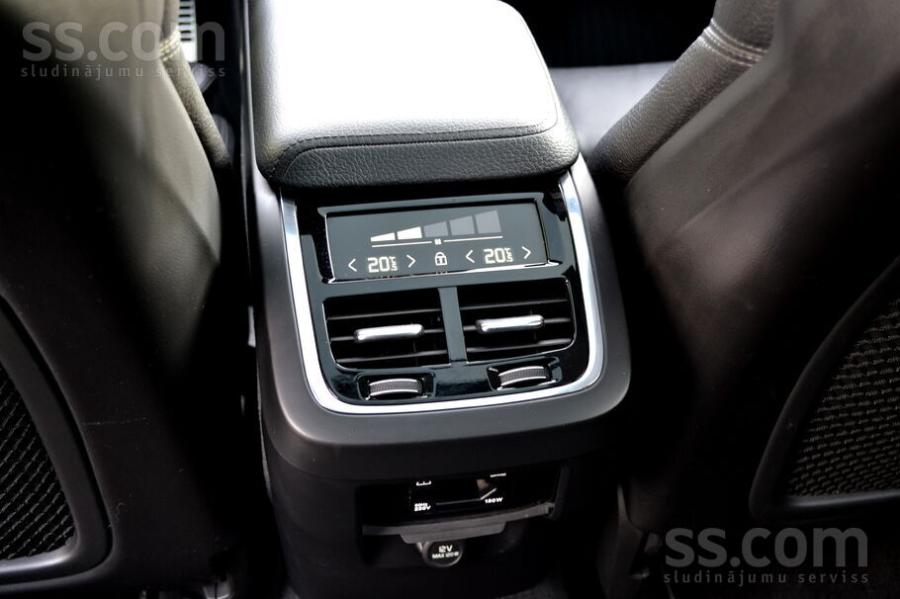Melns Volvo XC60 2020 Tukums, ar dzinēja tilpumu 2.00 L un nobraukumu 210 tūkst. km par 23490 €, foto 33 vietnē AUTOMOTO.COM.LV