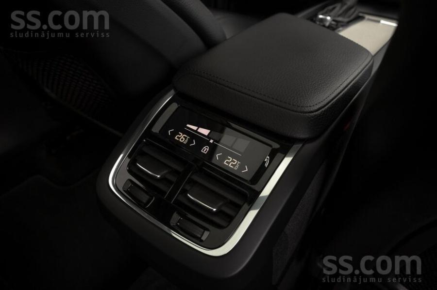 Melns Volvo XC60 2020 Jelgava, ar dzinēja tilpumu 2.00 L un nobraukumu 0 tūkst. km par 25500 €, foto 12 vietnē AUTOMOTO.COM.LV