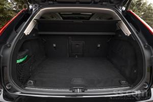 Melns Volvo XC60 2020 Jelgava, ar dzinēja tilpumu 2.00 L un nobraukumu 0 tūkst. km par 25500 €, foto 15 vietnē AUTOMOTO.COM.LV