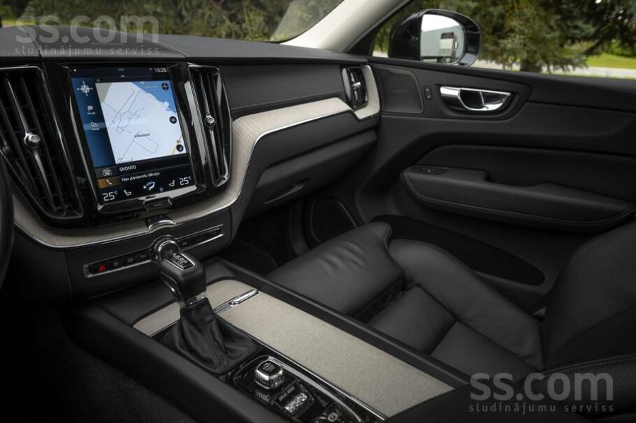 Melns Volvo XC60 2020 Jelgava, ar dzinēja tilpumu 2.00 L un nobraukumu 0 tūkst. km par 25500 €, foto 19 vietnē AUTOMOTO.COM.LV