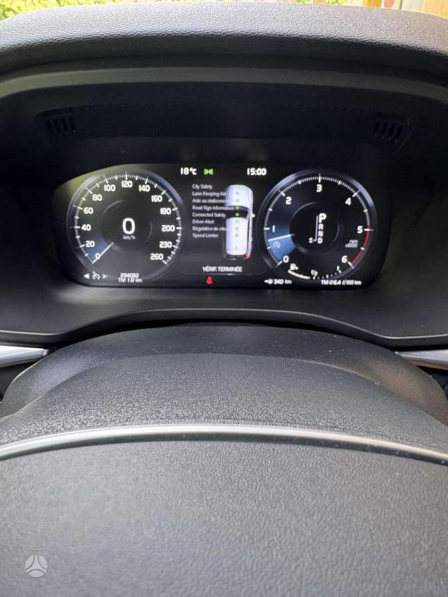 Melns Volvo XC60 2020 Šauļi, ar dzinēja tilpumu 2.00 L un nobraukumu 290 tūkst. km par 16650 €, foto 27 vietnē AUTOMOTO.COM.LV