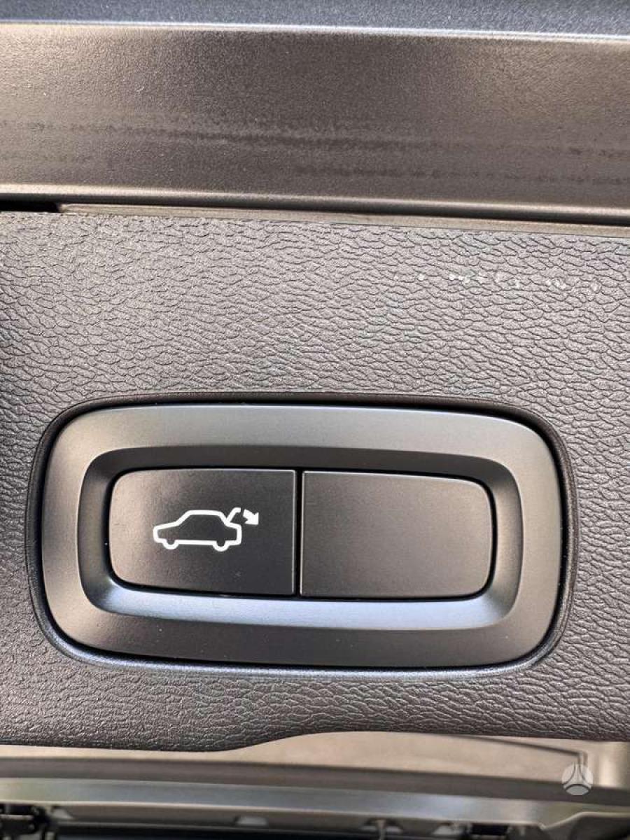 Melns Volvo XC60 2020 Šauļi, ar dzinēja tilpumu 2.00 L un nobraukumu 290 tūkst. km par 16650 €, foto 31 vietnē AUTOMOTO.COM.LV