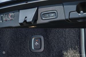 Melns Volvo XC60 2020 Marijampole, ar dzinēja tilpumu 1.97 L un nobraukumu 212 tūkst. km par 24950 €, foto 16 vietnē AUTOMOTO.COM.LV