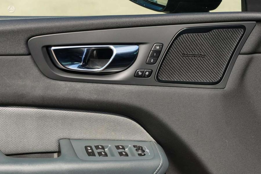 Melns Volvo XC60 2020 Marijampole, ar dzinēja tilpumu 1.97 L un nobraukumu 212 tūkst. km par 24950 €, foto 32 vietnē AUTOMOTO.COM.LV