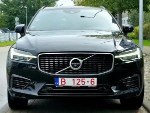 Black Volvo XC60 2020 in Riga, with an engine capacity of 2.00 L and mileage of 156 thousand km for 28390 €, photo 3 on AUTOMOTO.COM.LV