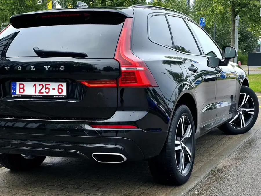 Black Volvo XC60 2020 in Riga, with an engine capacity of 2.00 L and mileage of 156 thousand km for 28390 €, photo 41 on AUTOMOTO.COM.LV
