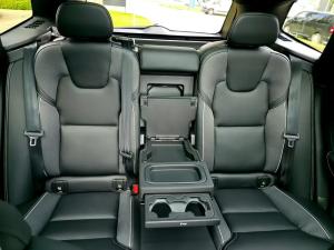 Black Volvo XC60 2020 in Riga, with an engine capacity of 2.00 L and mileage of 156 thousand km for 28390 €, photo 45 on AUTOMOTO.COM.LV