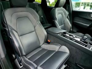 Black Volvo XC60 2020 in Riga, with an engine capacity of 2.00 L and mileage of 156 thousand km for 28390 €, photo 51 on AUTOMOTO.COM.LV