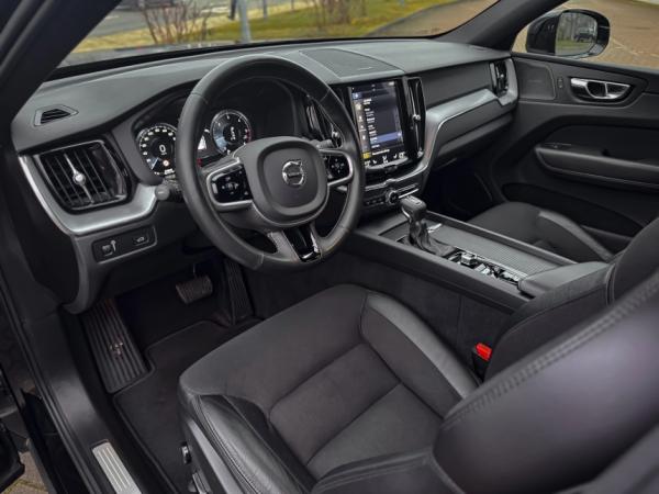 Melns Volvo XC60 2020 Rīga, ar dzinēja tilpumu 2.00 L un nobraukumu 230 tūkst. km par 22700 €, foto 4 vietnē AUTOMOTO.COM.LV