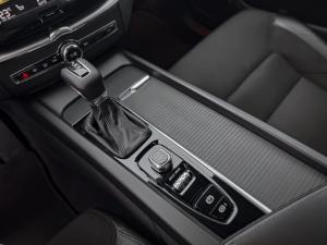 Melns Volvo XC60 2020 Rīga, ar dzinēja tilpumu 2.00 L un nobraukumu 230 tūkst. km par 22700 €, foto 6 vietnē AUTOMOTO.COM.LV