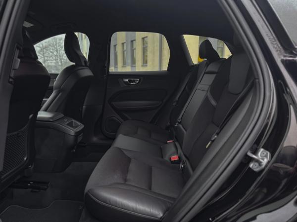 Melns Volvo XC60 2020 Rīga, ar dzinēja tilpumu 2.00 L un nobraukumu 230 tūkst. km par 22700 €, foto 7 vietnē AUTOMOTO.COM.LV