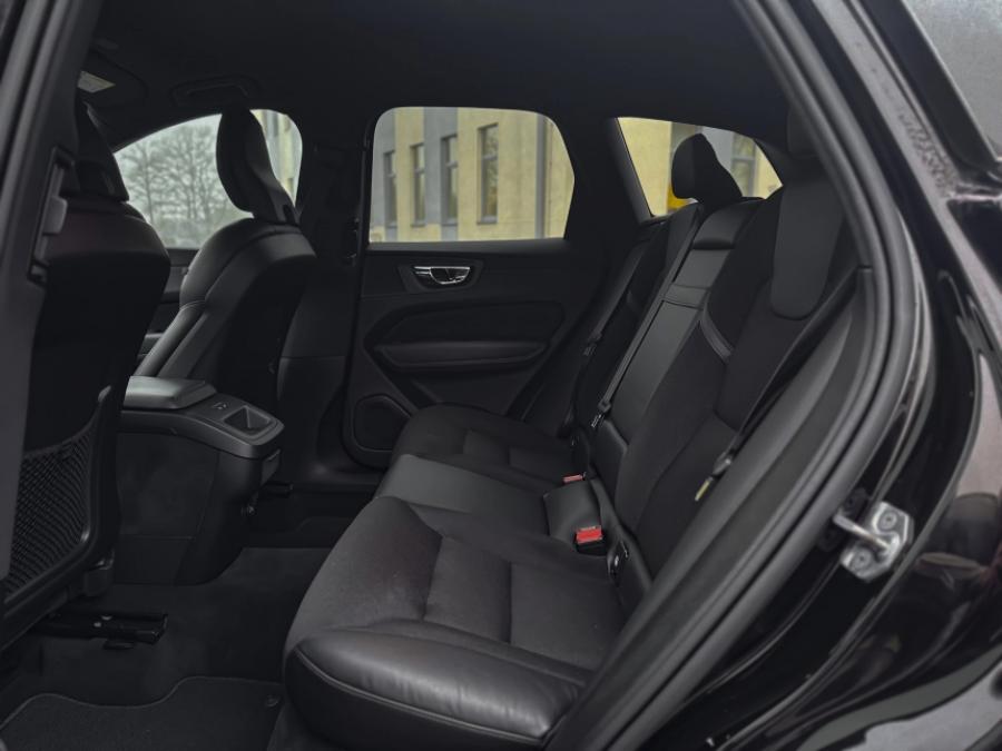 Melns Volvo XC60 2020 Rīga, ar dzinēja tilpumu 2.00 L un nobraukumu 230 tūkst. km par 22700 €, foto 8 vietnē AUTOMOTO.COM.LV