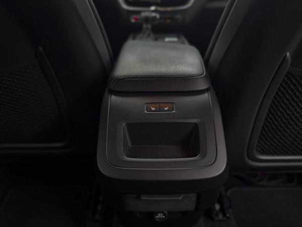 Melns Volvo XC60 2020 Rīga, ar dzinēja tilpumu 2.00 L un nobraukumu 230 tūkst. km par 22700 €, foto 8 vietnē AUTOMOTO.COM.LV