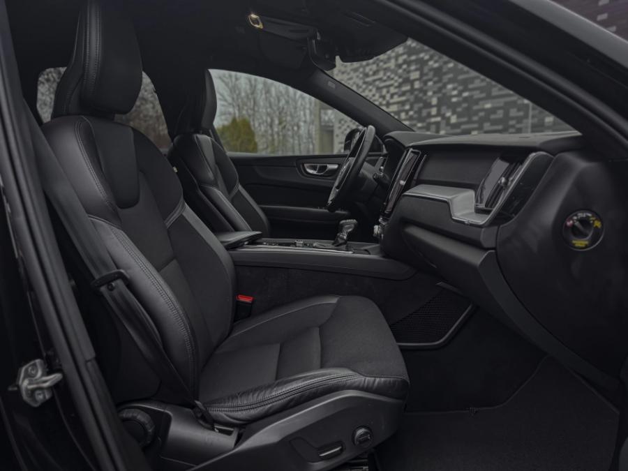 Melns Volvo XC60 2020 Rīga, ar dzinēja tilpumu 2.00 L un nobraukumu 230 tūkst. km par 22700 €, foto 11 vietnē AUTOMOTO.COM.LV