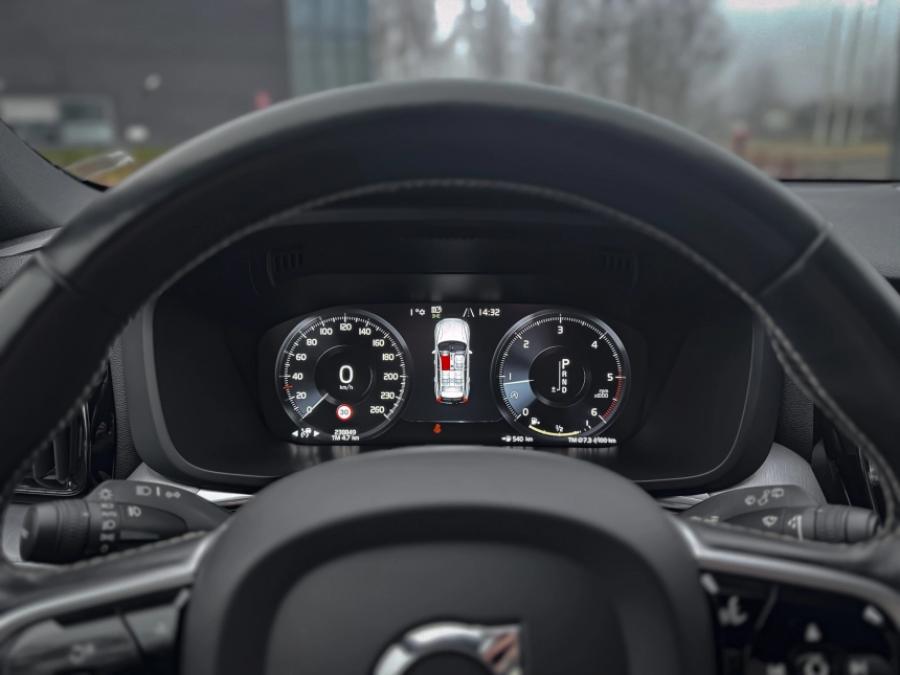 Melns Volvo XC60 2020 Rīga, ar dzinēja tilpumu 2.00 L un nobraukumu 230 tūkst. km par 22700 €, foto 18 vietnē AUTOMOTO.COM.LV
