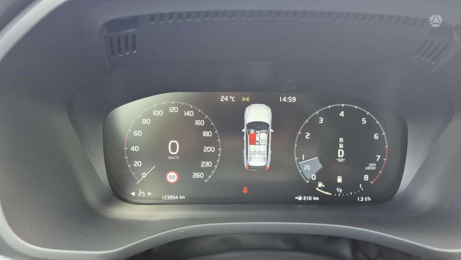 Melns Volvo XC60 2020 Viļņa, ar dzinēja tilpumu 1.97 L un nobraukumu 124 tūkst. km par 27500 €, foto 12 vietnē AUTOMOTO.COM.LV